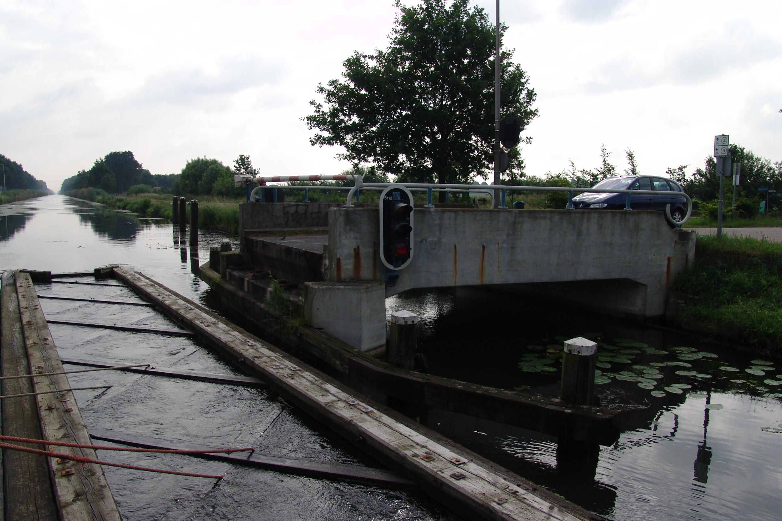 Niesakker brug | Binnenvaart in Beeld